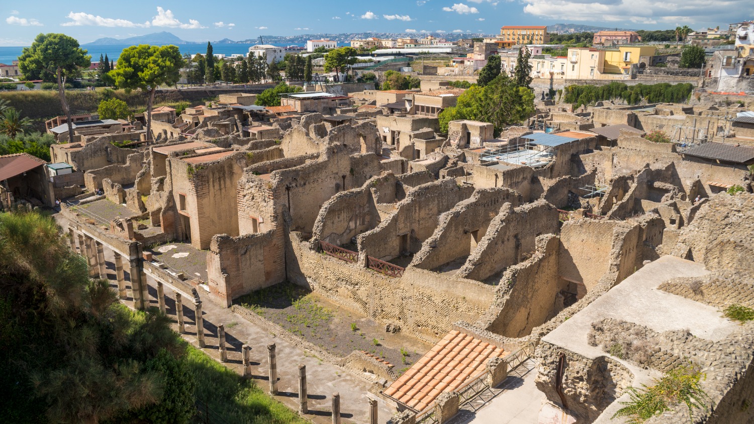 Historical Journeys – 17 Ancient Sites and Landmarks in Europe and the ...